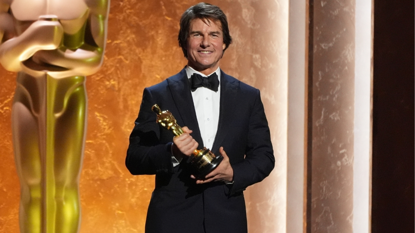 Tom Cruise Recebe seu Primeiro Oscar Honorário no Governors Awards 2025 ...